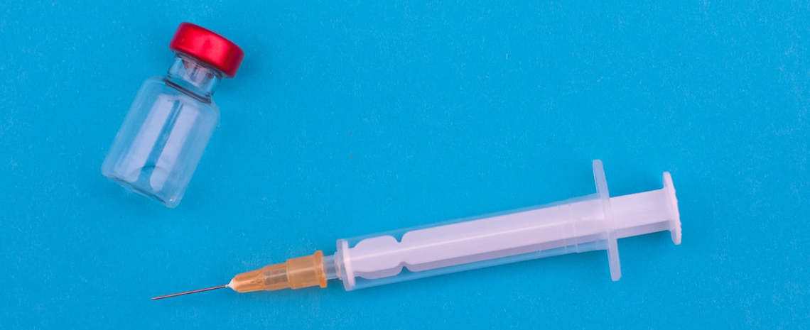 Fragen zur Corona-Impfung? Wir wollen Ihnen helfen! Fragen zur Corona-Impfung? Wir wollen Ihnen helfen!